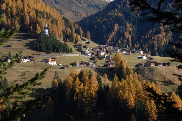 Dorf Monstein bei Davos in Graubünden
